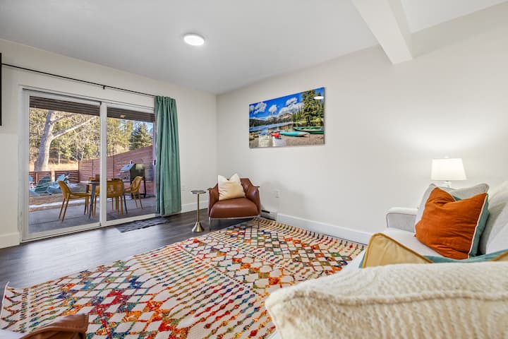 The Paddle House | Hot Tub + Fire Pit Stay - Custer, SD