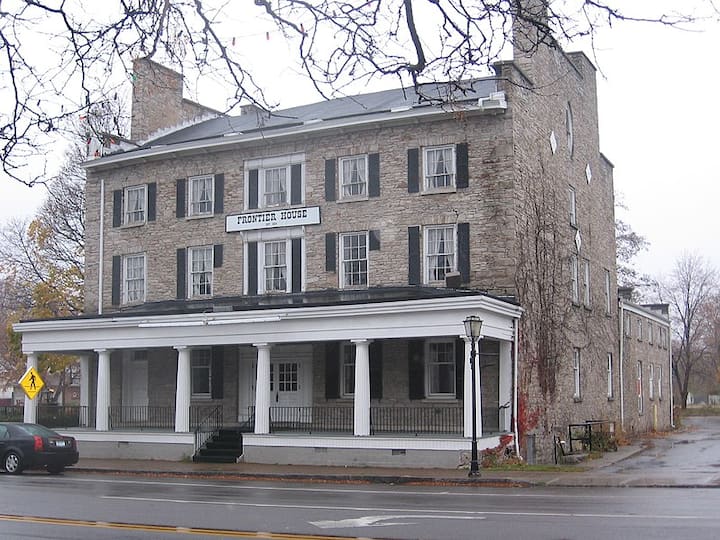 Mckinley Suite- New Pictures Coming Soon! - Youngstown, NY
