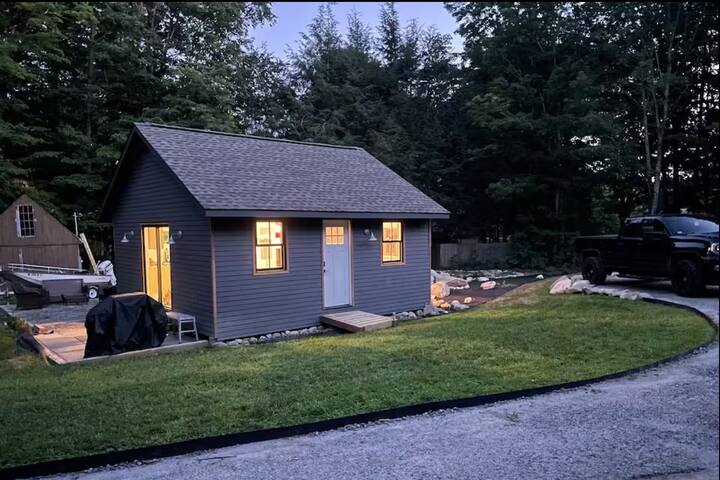 Lake Sunapee Tiny Cottage - New London, NH