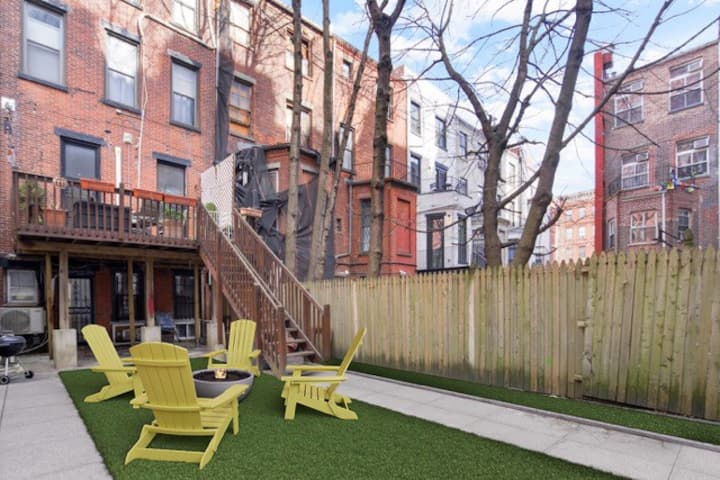 Manhattan | 4 Br | Backyard - New York