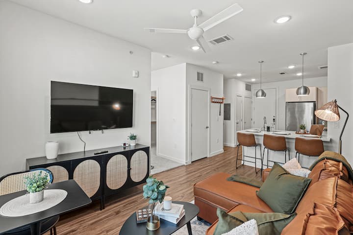 Charming 1bed | 1bath | Free Parking | Bishop Arts - Highland Hills - Dallas