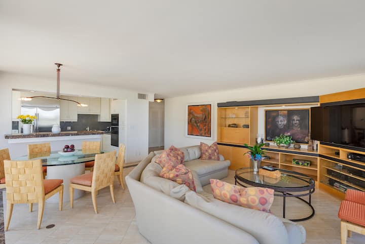 Condo In Coronado Shores - Coronado Island, CA