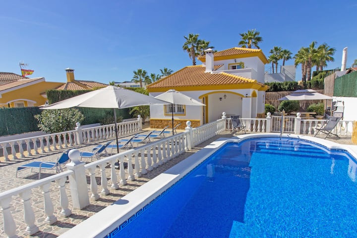 Detached Villa With Private Pool - La Marina