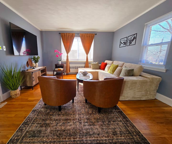 Charming Three Bedroom Apartment Free Parking - Boston