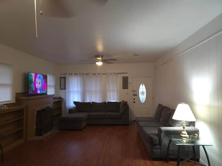 Valeria's House - Irving