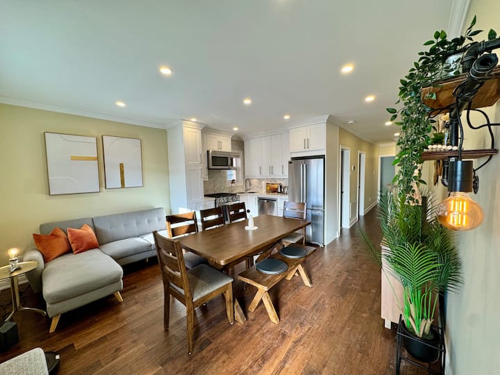 3br Cozy Home With Free 2 Parking/pet Friendly - Toronto