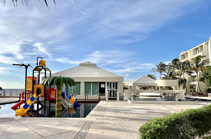 Beach House - Fits 20 Guests - Cancún