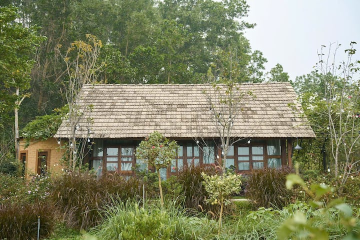 Bungalow 2 Giường View Vườn - Sơn Tây