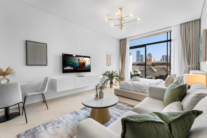 Elegant & Lavish Studio Apt For 4 In Jvc - Dubái