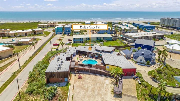 Belles Sea Inn - Kitchenette - Port Aransas, TX