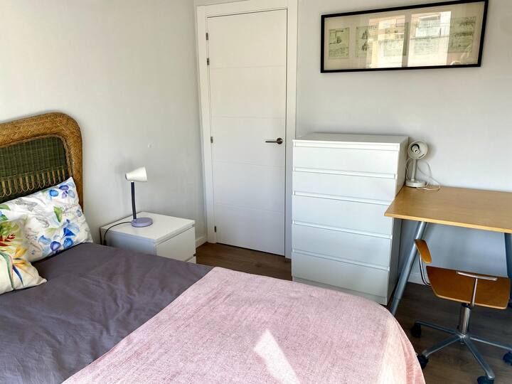 Santa Catalina Room–wifi & Desk - Palma
