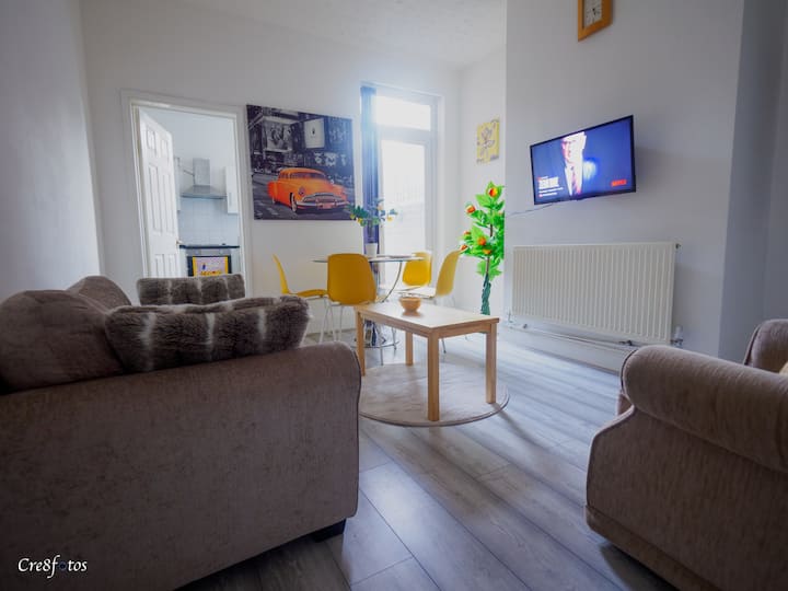 Classic Large Double Bed (Room 3) - Stoke-on-Trent