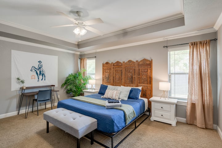 4b/3b Game Day House, Santa’s Wonderland, Firepit - College Station, TX