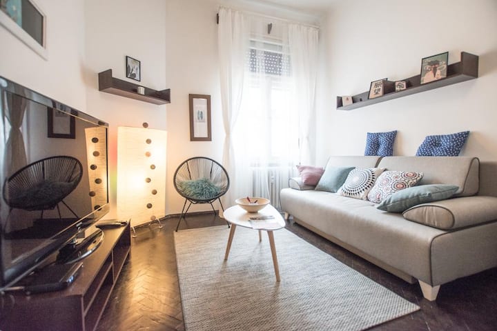 Cobalt Haven Apartment - Budapest