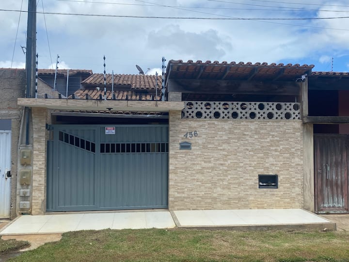 Casa De Três Quartos C/ Ar. - São Mateus