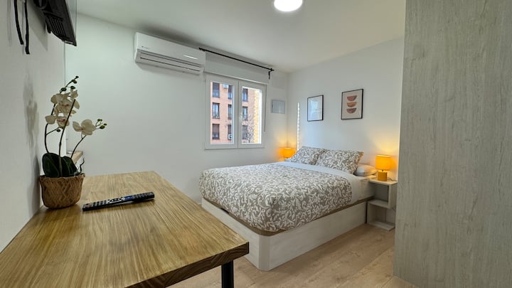 3.-estudio Con Baño,cocina Privada Y Aire Acondic. - Madrid