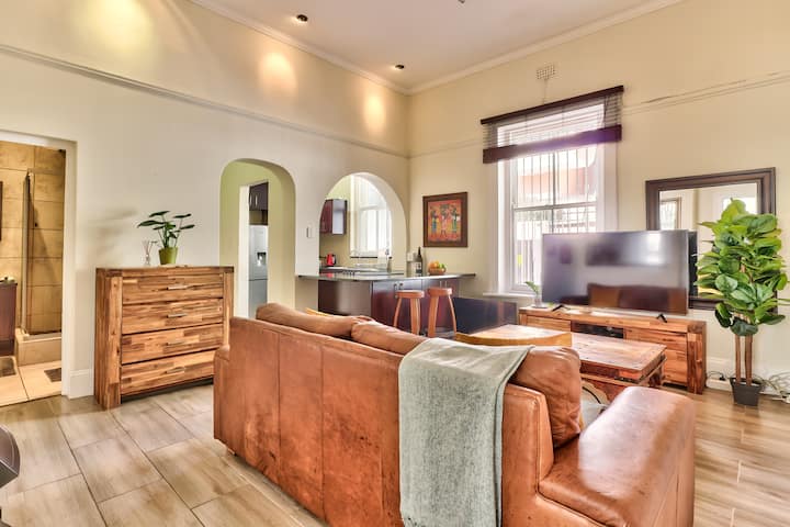 Stylish Oasis In Heart Of City - Kaapstad