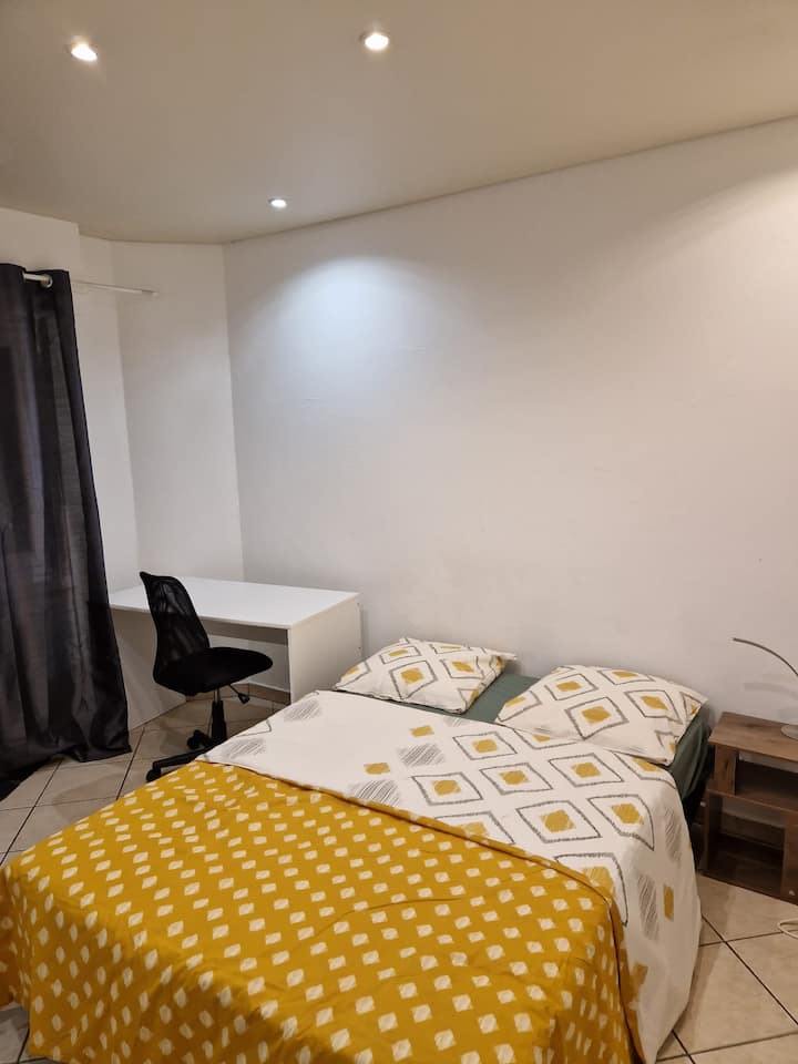 Jolie Chambre Près De Genève -