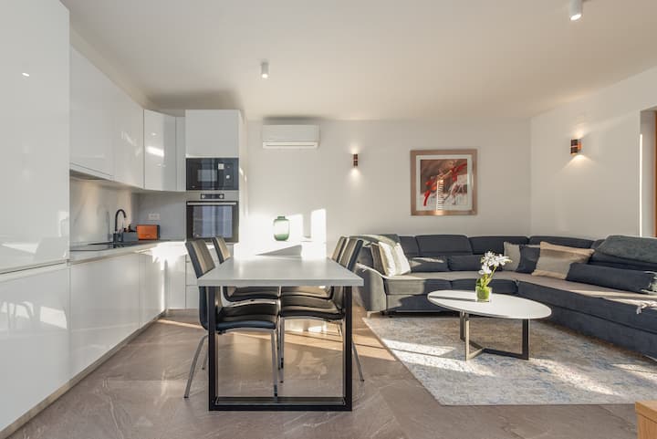 2 Bdrm Apt At 'Apartments Kloki' - Biograd na Moru