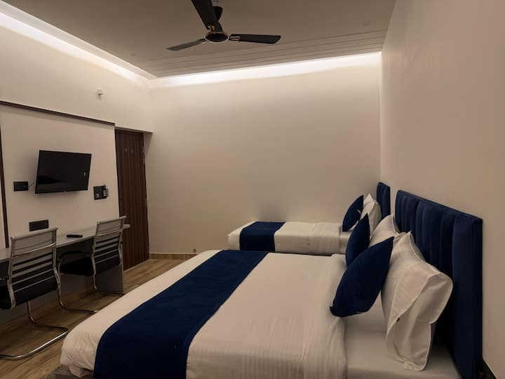 Cozy-comfort Stay Near Tajmahal - 亞格拉