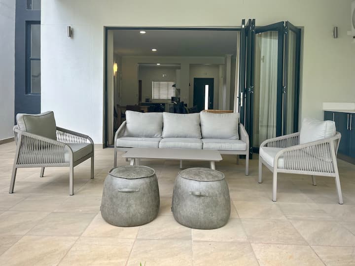 Brand New 3bed/3bath Private Estate Near Vic Fall - Victoria Falls