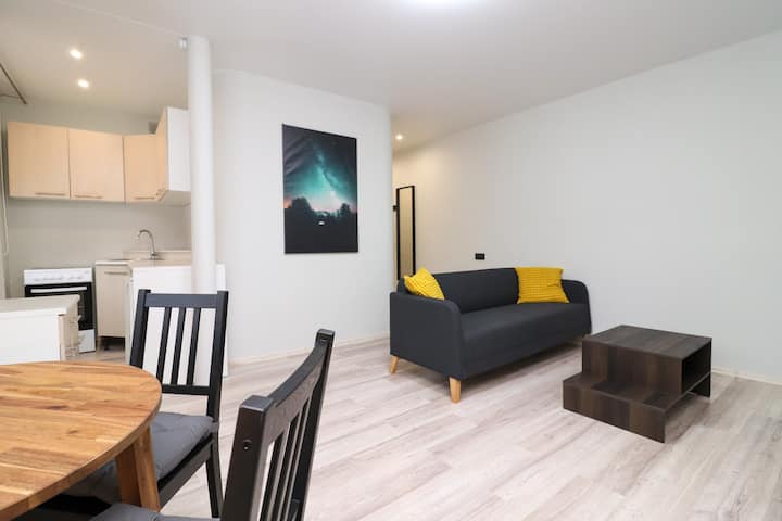 Free Parking/ 10 Min To Oldtown/ 1br/ Work Station - Tallinn