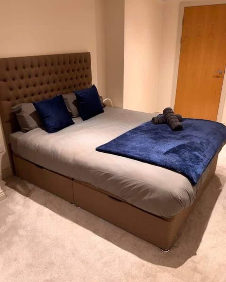 Leeds Stylish Apartment | Long Stays - Leeds