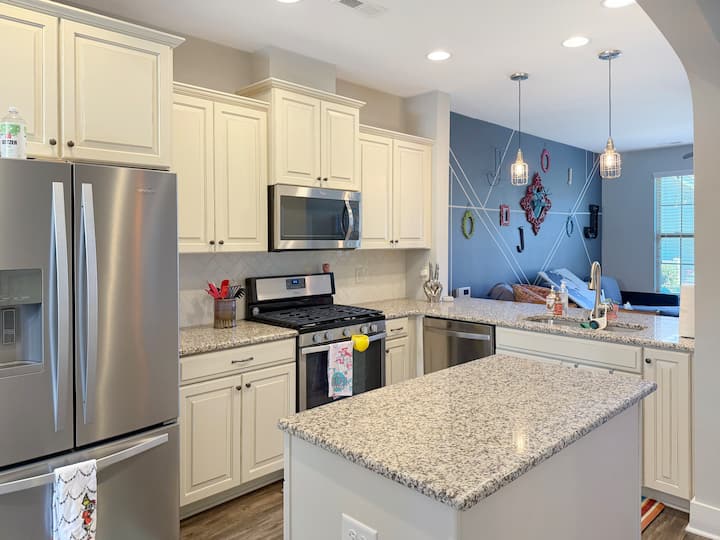 Modern Townhome Near Uptown Clt - Charlotte, NC