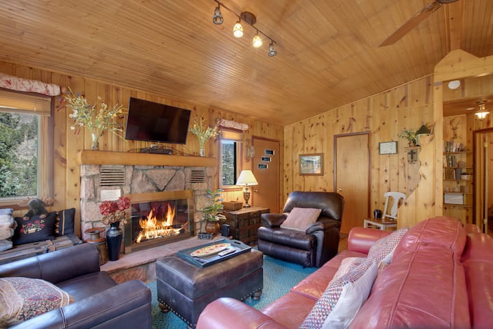 Cozy Mountain Retreat 
Falls 2 - Green Mountain Falls, CO