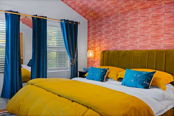 Stylish & Lux Stay | Walk To Top Eats, Bars & Ut - Austin, TX