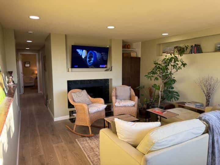 Summer Set Sunset Apartment - Bellevue, WA