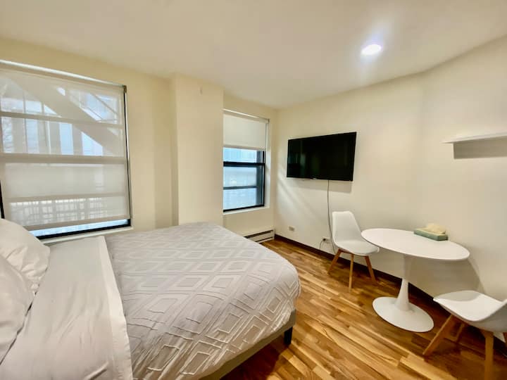 Studio 208 Close To The Grant Park - Chicago, IL