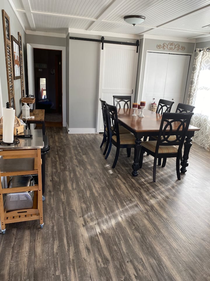 Jan’s Lakehouse - New Hope, AL