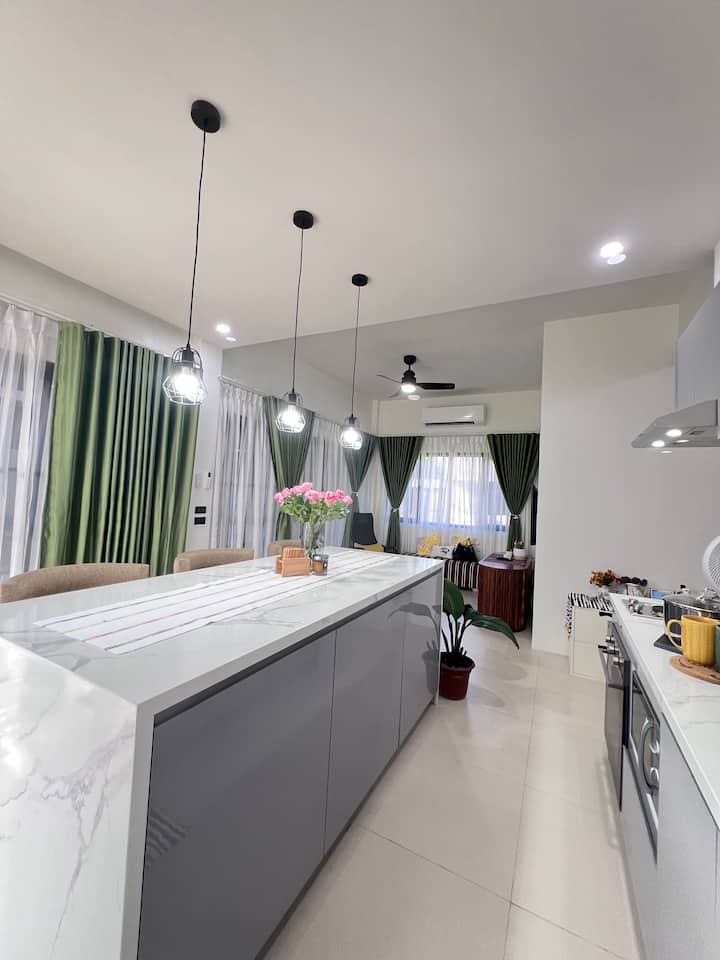 Nana's Villa - Laiya