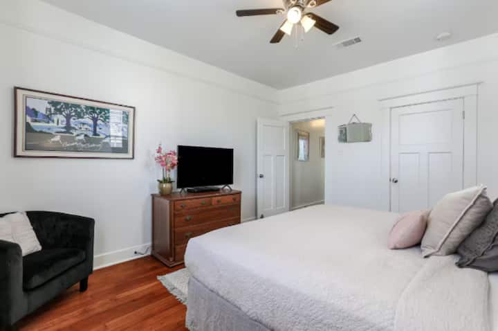 Spacious Southern Charm – Near Magazine Street - 新奧爾良