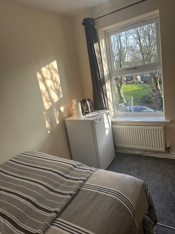 Cosy Double Room - Preston