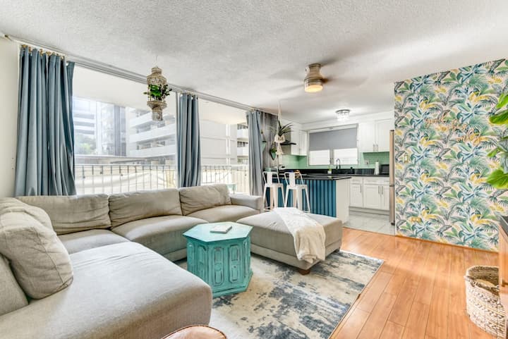 Waikiki Getaway - Honolulu, HI