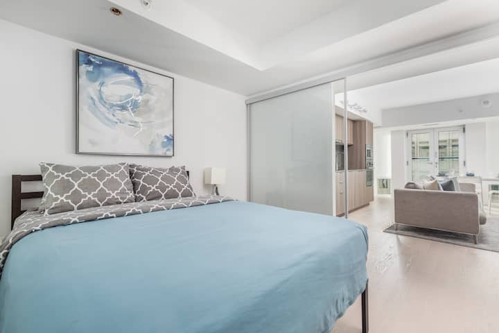 1 Bedroom Condo With Den - Port Hope
