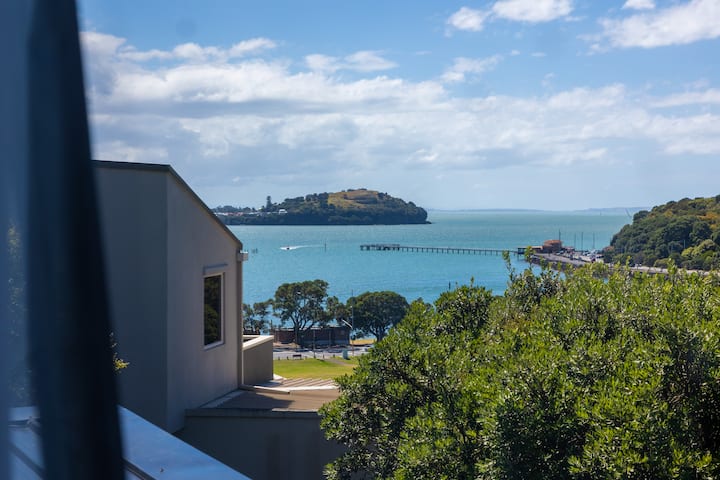 Orakei Gem - Seaview 4-bedroom Townhouse - Auckland