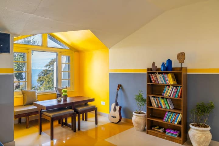 Misty Peaks Deluxe Room In Dalhousie - Dalhousie