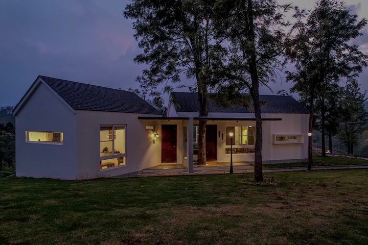 The Gables | Luxury 3 Br Villa -