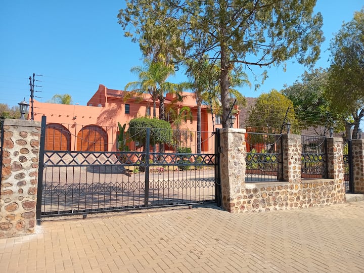 Pilanesberg View Guesthouse - Sun City