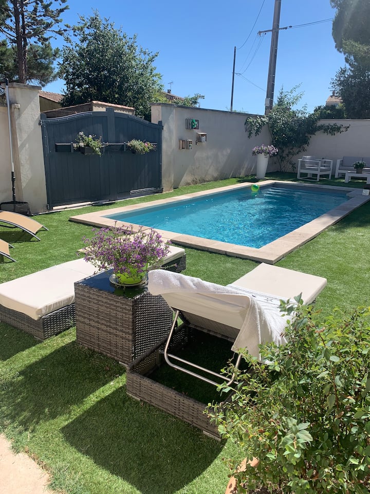 Villa, Piscine
3 Chambres ,3 Sdb - Pertuis