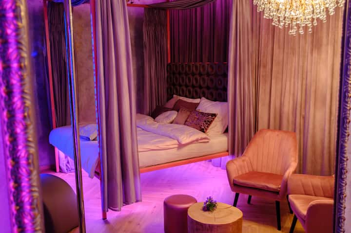 Story Rooms: 1st Date - Olomouc