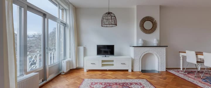 Fully Equipped With D-glazing - The Hague