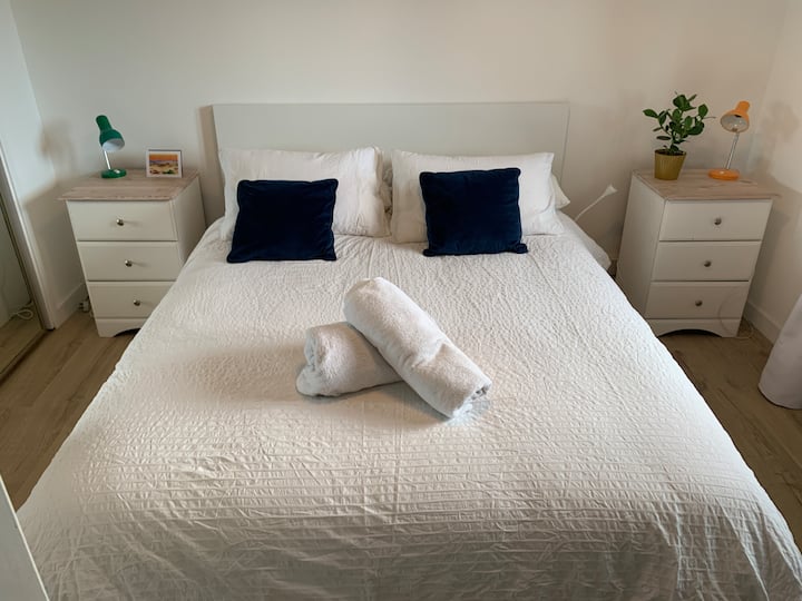 Comfortable Bedroom - Edinburgh, UK