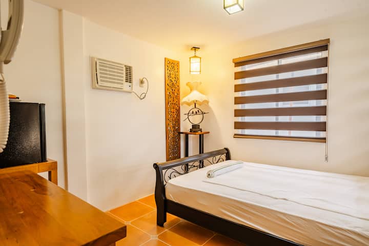 Rm 2 Pool View Room Paradise Oasis - Badian