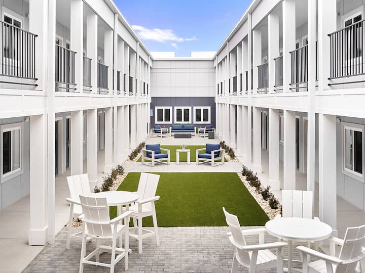 New 1 Br W 2 Queen Beds, Kitchen - Lafayette, LA