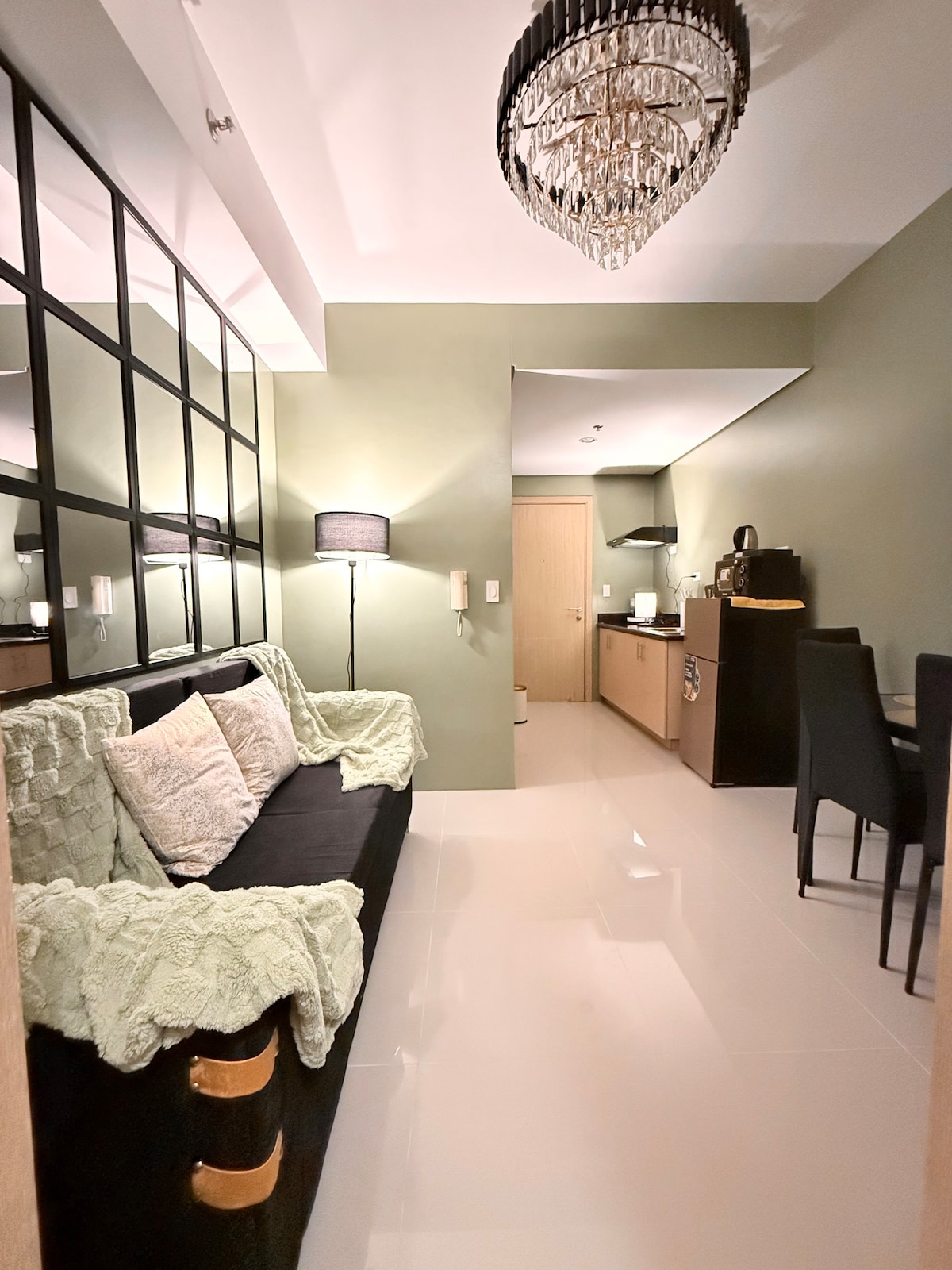 Luca’s Loft - 90s Cool Tone Vibe - Apartments for Rent in Quezon City ...