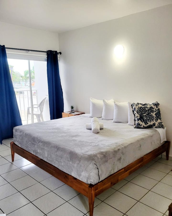 Nautilus Hotel La Parguera-king Bed Room - Lajas